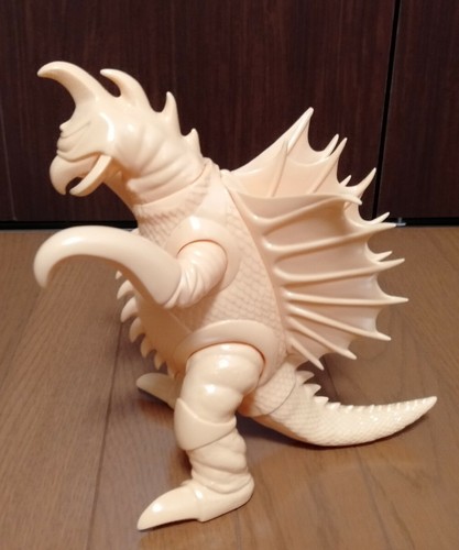 Marmit Godzilla Gigan Yellow Mold Japan LE Sofubi Sofvi on Monster ...