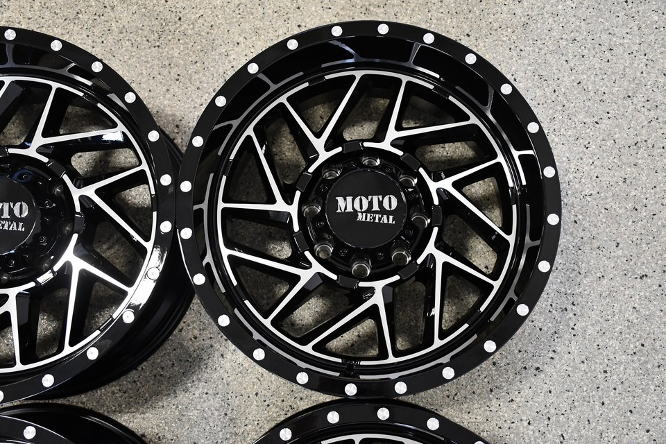 Set 4 Moto Metal MO985 Breakout 16x8 5x4.5 Gloss Black Machined Wheels ...