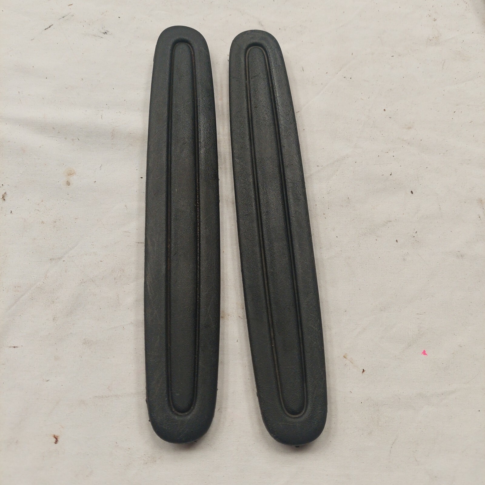 Pair Rear Sill Screw Trim Cover Left Right Commodore VZ VY Statesman WL ...