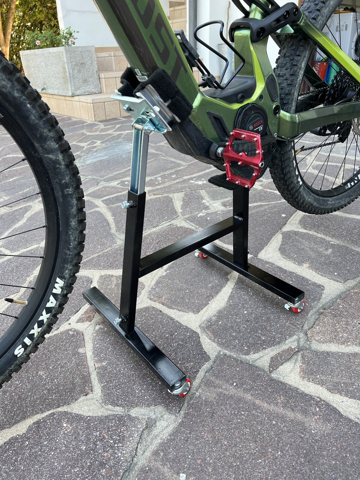 Cavalletto Manutanzione Centrale E-Bike Universale con RUOTE Verniciato NERO | eBay