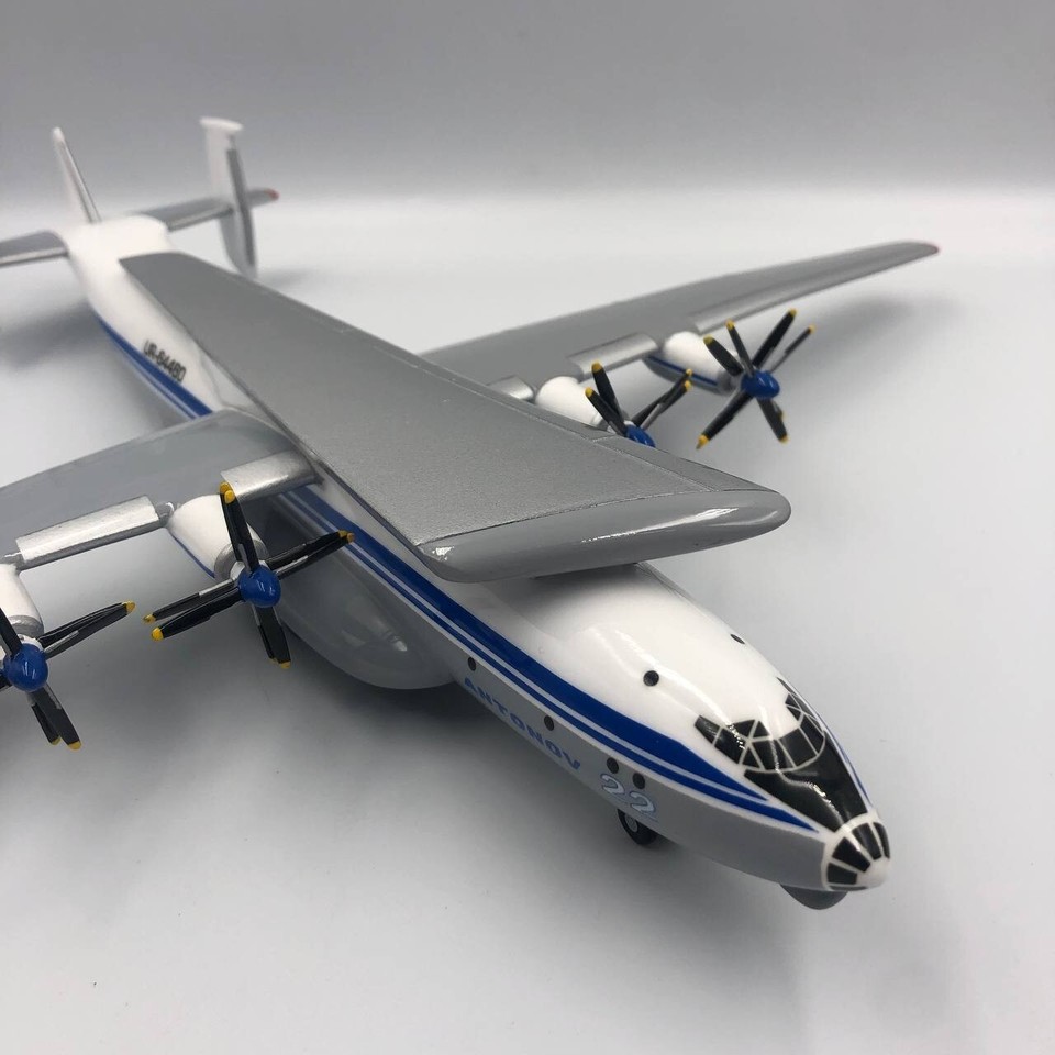 Oficial licensed ADB Antonov 22 An-22 P-3 UR-64460 (gray wings) scale 1 ...