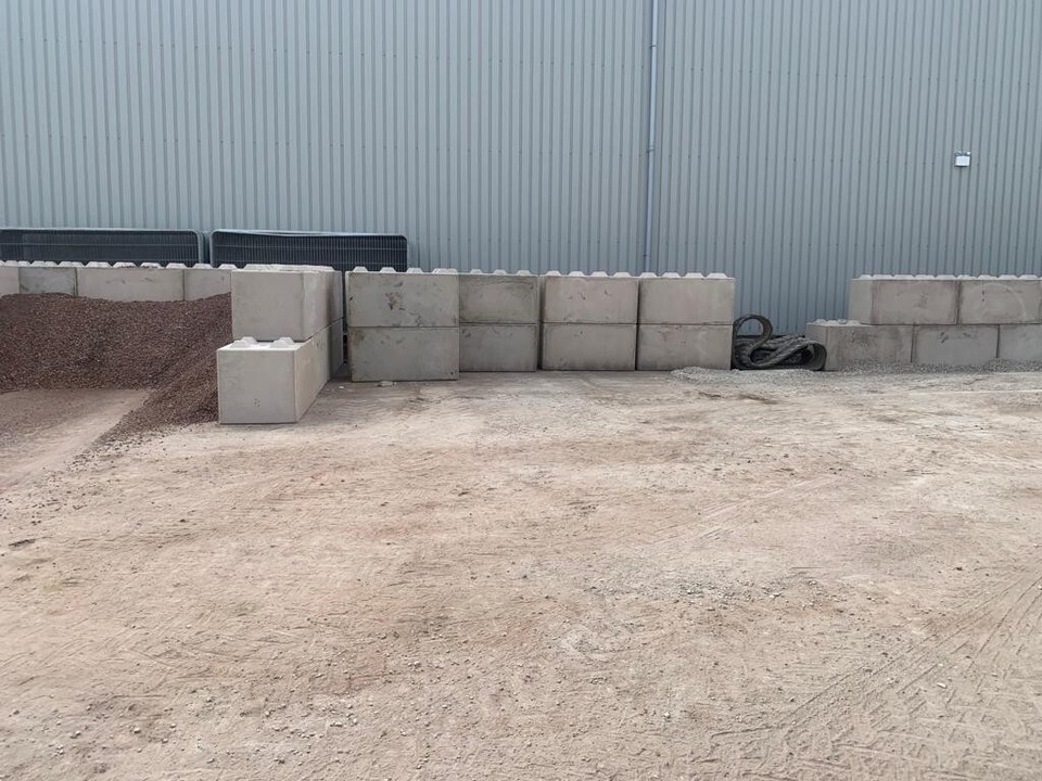 Interlocking Concrete Precast Lego Blocks - 1600 x 800 x 800mm | eBay UK