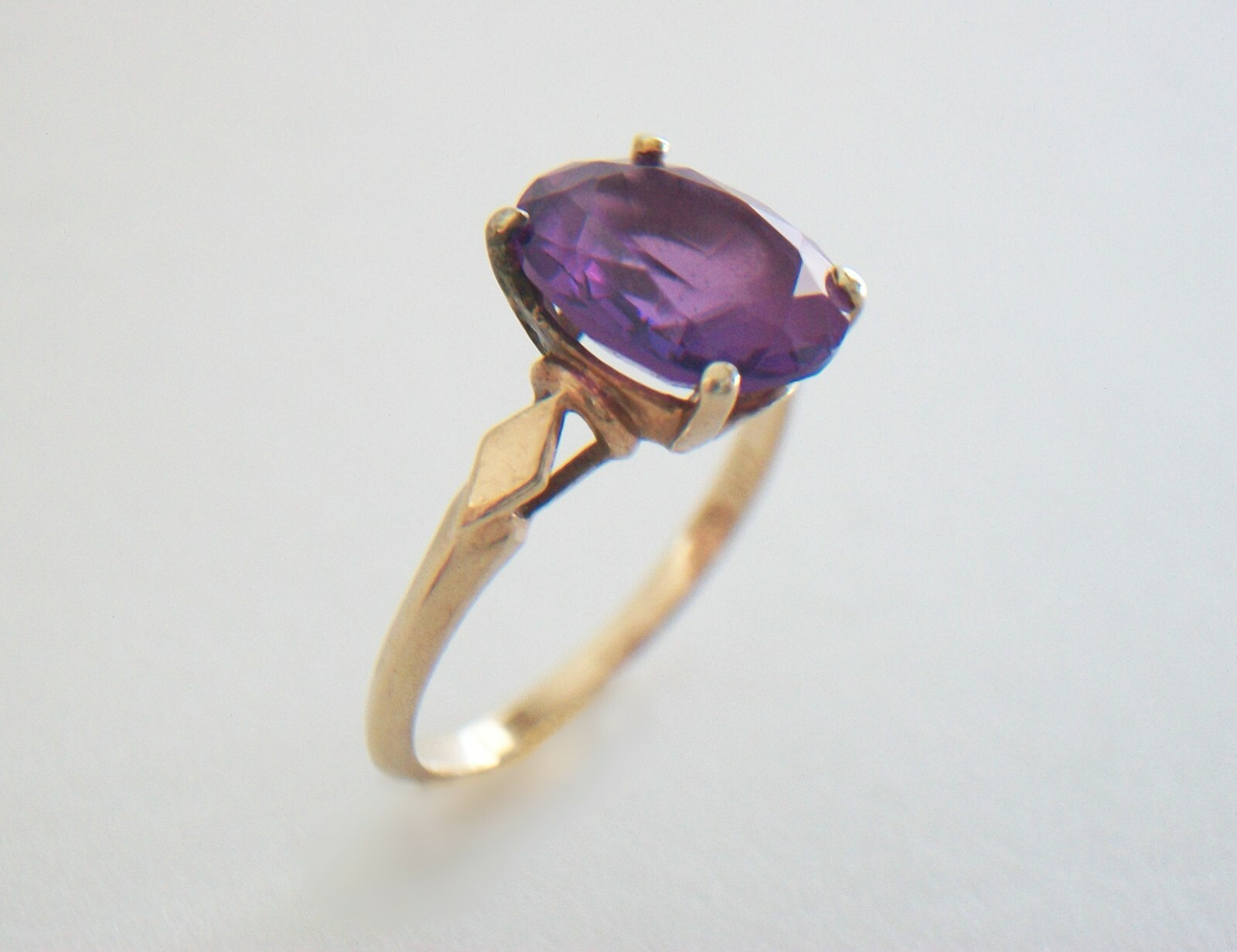 ARTHUR M. ANDERSON - Amethyst & 10K Gold Ring - United States - 20th ...