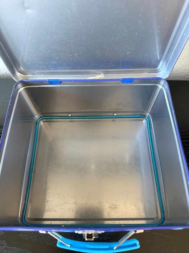 Freddi Fish Tin Lunch Box 2000 Humongous Entertainment Collectible ...