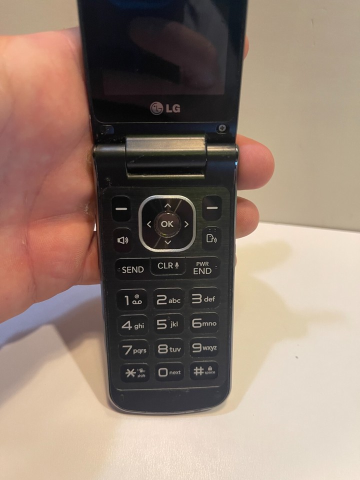 LG UN530 U.S Cellular Cellular Flip Phone BLACK no cord does power on ...