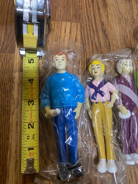 Scsp-245739 Marvel Education Play Figures White Caucasian Family Vinyl ...