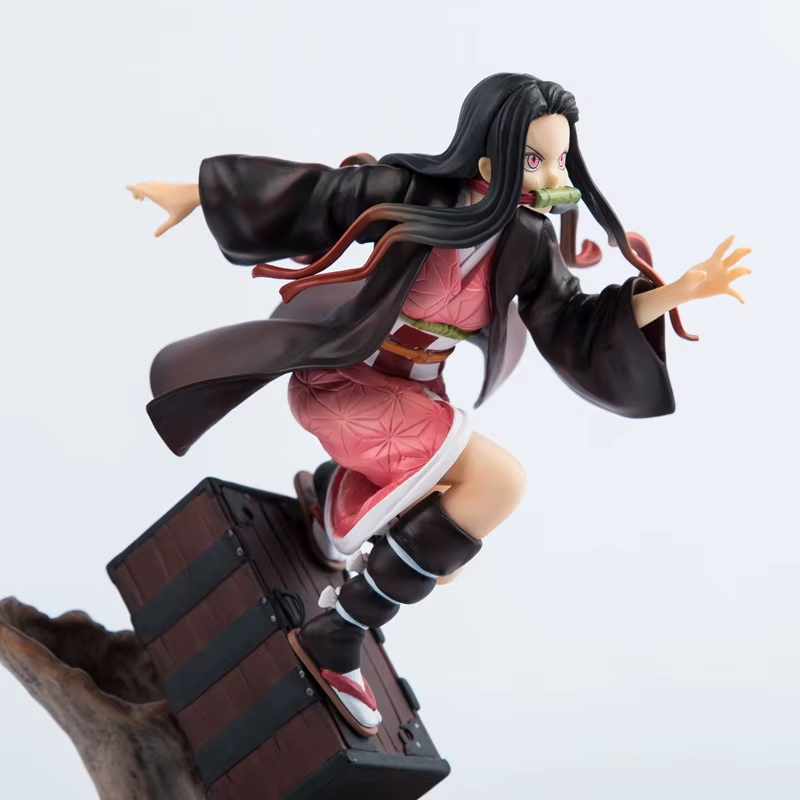 Demon Slayer 19.5cm Nezuko Figure Model Ornaments Anime Fight Run Scene ...