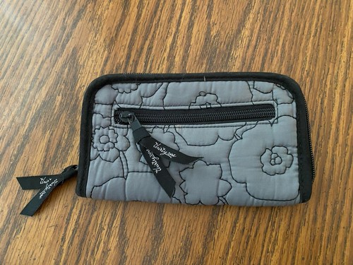 Thirty One 31 Soft Wallet Grey Quilted Poppy Flower Zip Around Stitched ...