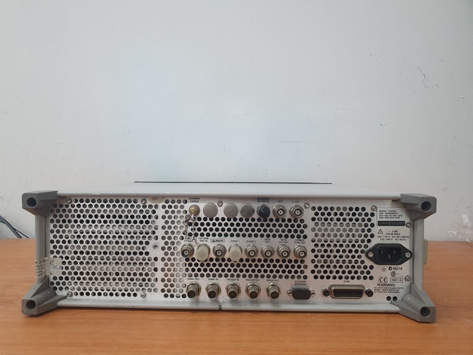 Agilent E4437B ESG-DP Series Signal Generator Opt100 101 201 UN5 UN8 UN9 UNA UND | eBay