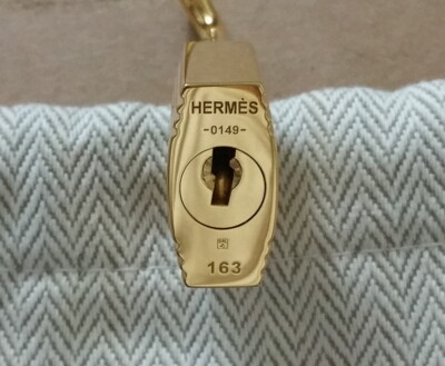 Hermes New Cadenas Lock 2 keys For Birkin/Kelly/Bolide Hermes New Cadenas Lock 2 keys For Birkin/Kelly/Bolide