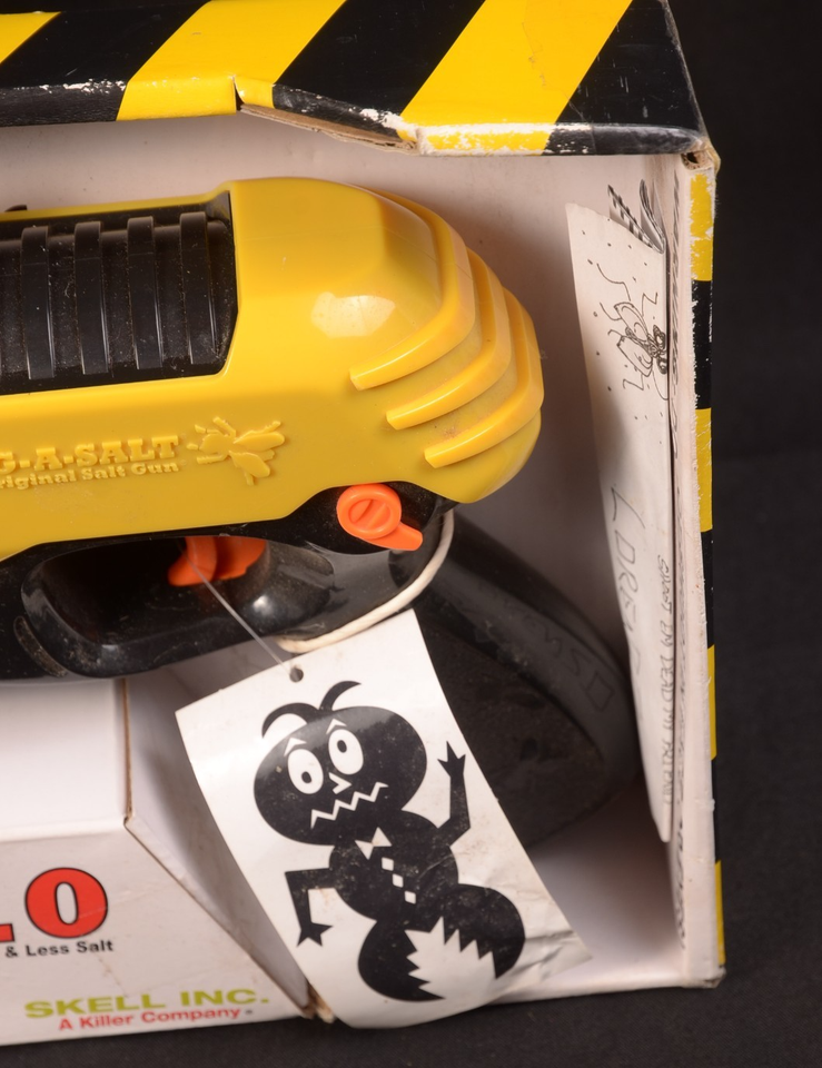 BUG-A-SALT 2.0 Yellow Salt Gun Fly Spider Insect Control Shooter New ...