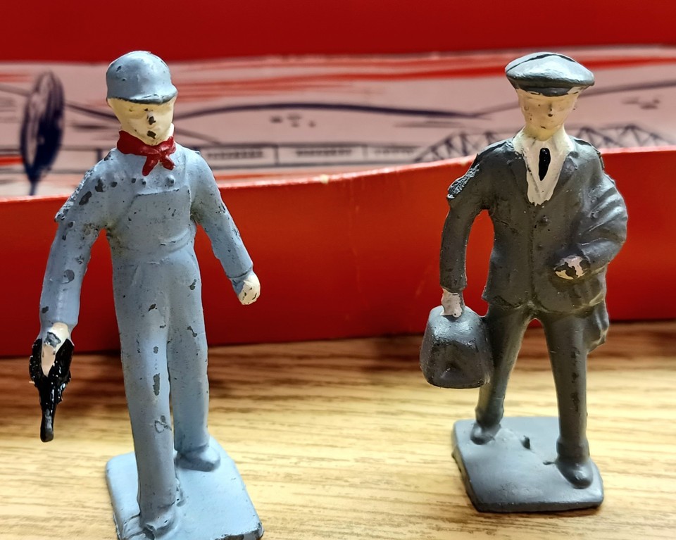 Vintage Lincoln Logs Railroaders Metal Figures Set #30 w/ Box – Lionel ...