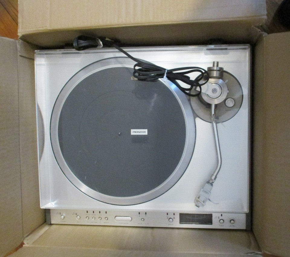 VINTAGE PIONEER PL-630 DIRECT DRIVE QUARTZ PLL TURNTABLE FOR PARTS ONLY ...
