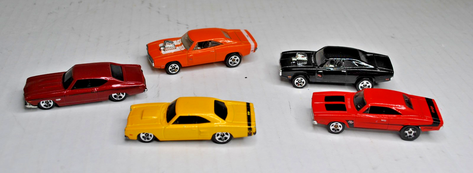 Hot Wheels Loose Lot with carrying case Muscle car Mopar Lot of 41 cars ...