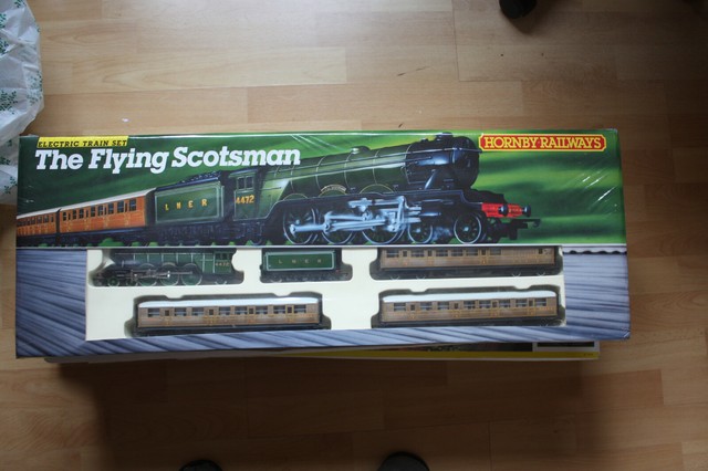00 Hornby R778 Flying Scotsman Electric Train Set for sale online | eBay