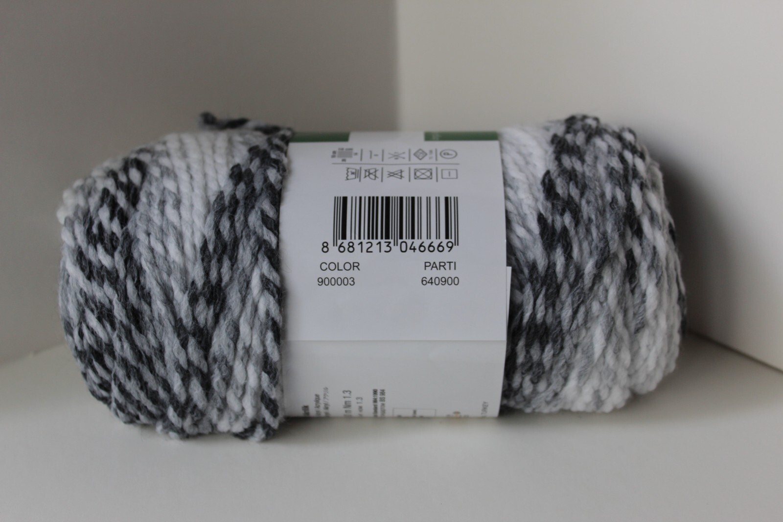 Twist Yarn - self patterning- sold per skein- 4 colors- Bulky 5 | eBay