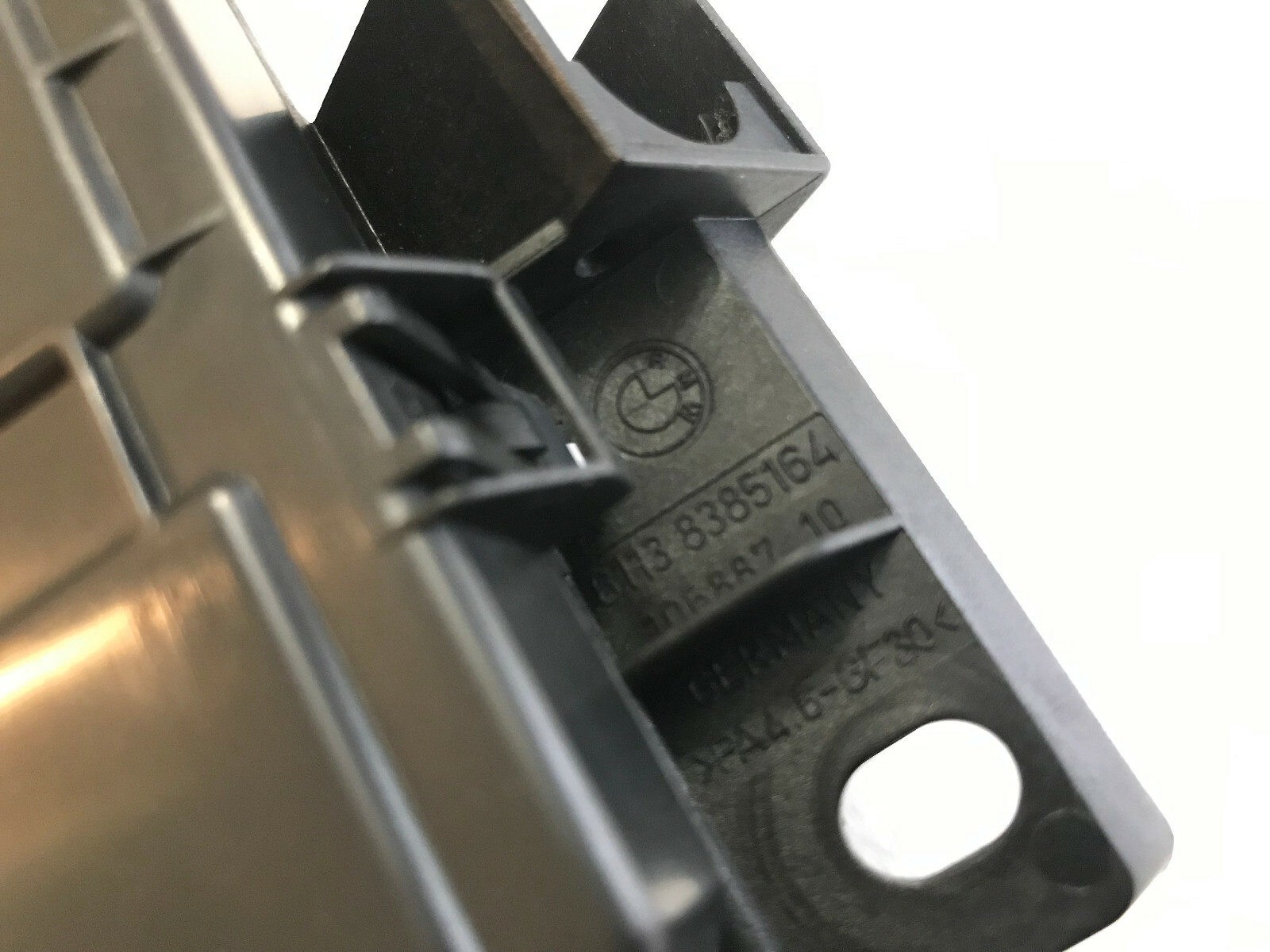 04 BMW 745Li BATTERY CABLE TERMINAL POINT JUNCTION BOX 8387568 W/ CABLE ...