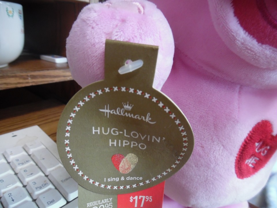 Hallmark Hug-Lovin' pink Hippo- sings & dances to "Baby got back" with ...