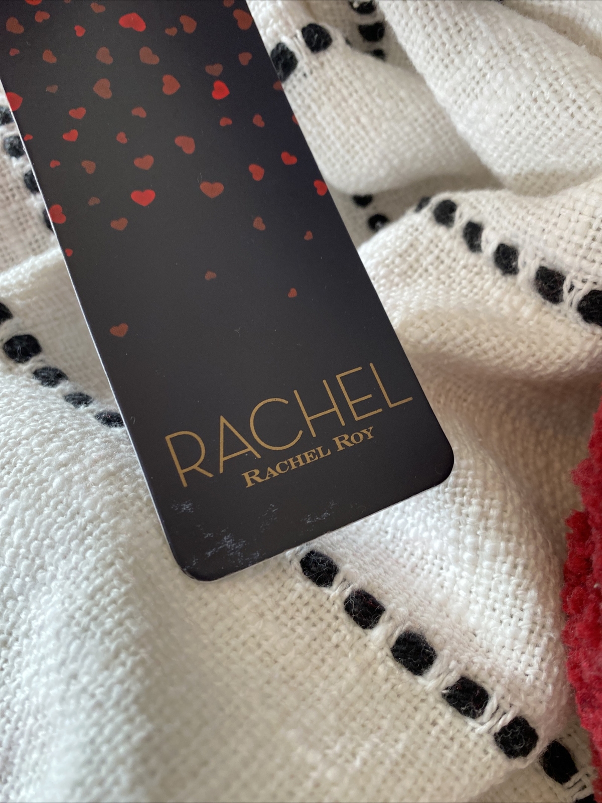 Rachel Roy 50"x60" Gorgeous Cream Thick Tasseled Plush Heart Decor ...