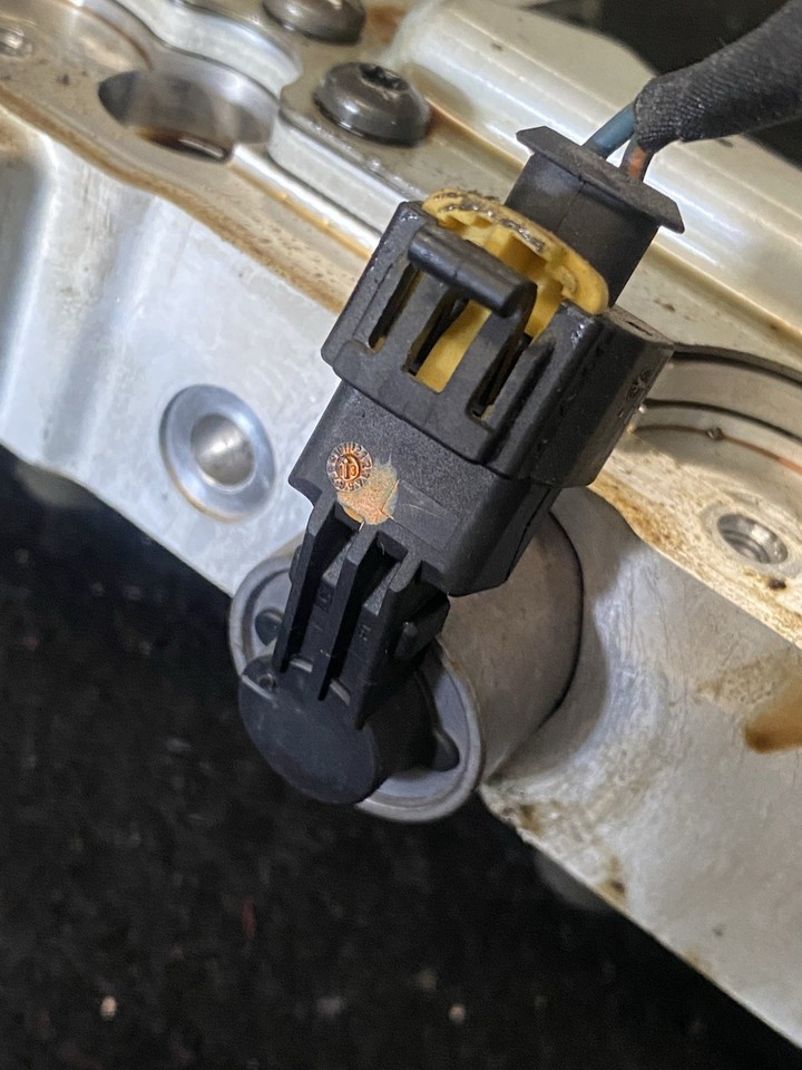 14-15 Chrysler 200 2.4L Multiair Variable Valve Timing VVT Actuator ...