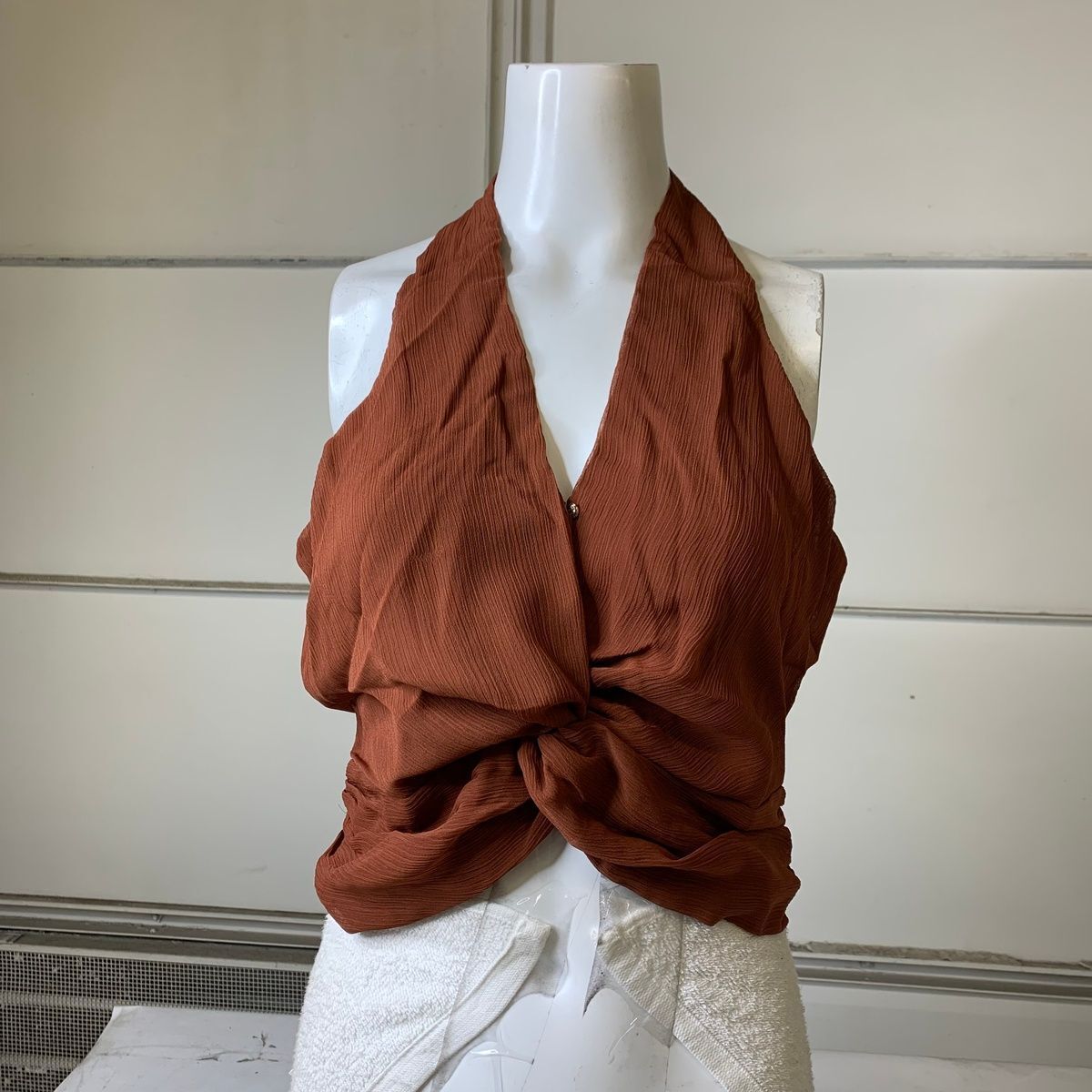 SUNDAY IN BROOKLYN Copper Cropped Halter Top Women's Size Medium Brown ...