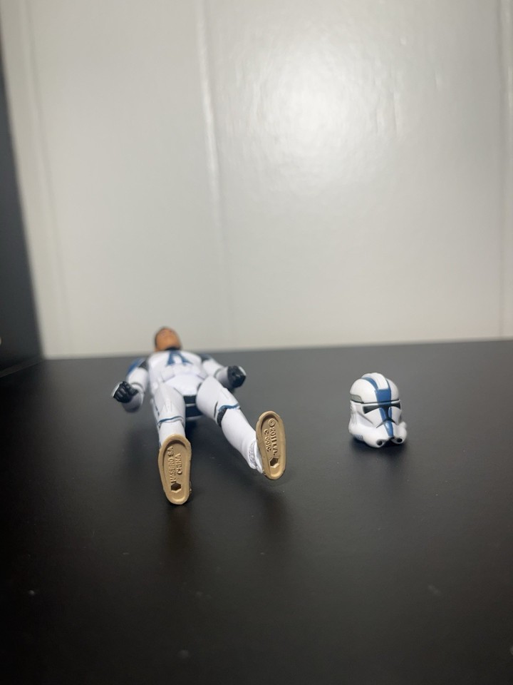 Star Wars Vintage Collection VC240 501st Clone Trooper Action Figure 3. ...