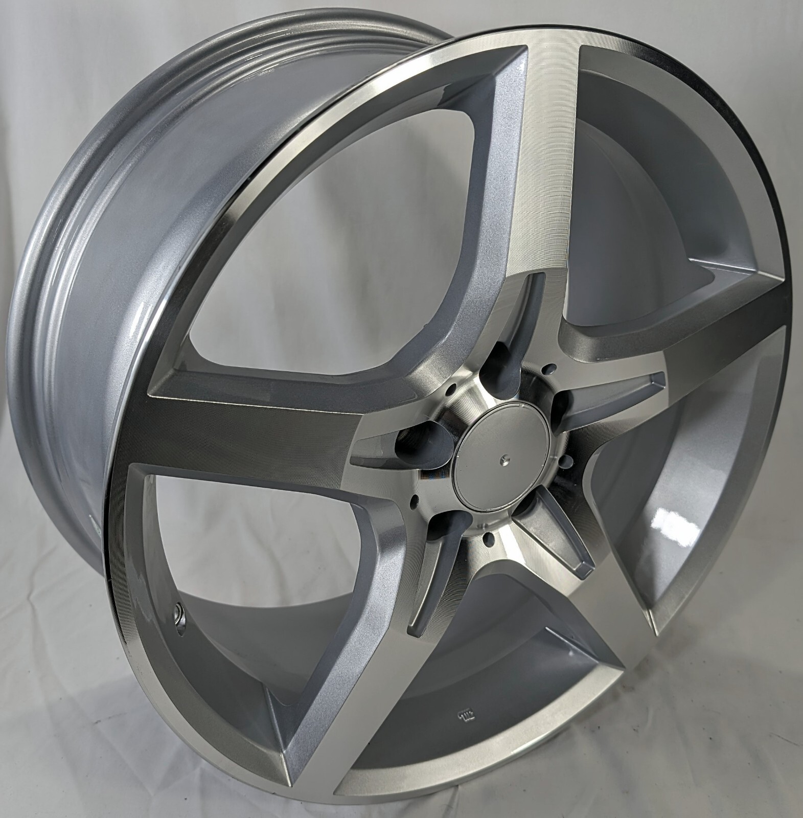 (1) Wheel 18" x 8 Fits Mercedes Benz SLK C E Class C220 C240 E350 E500 ...