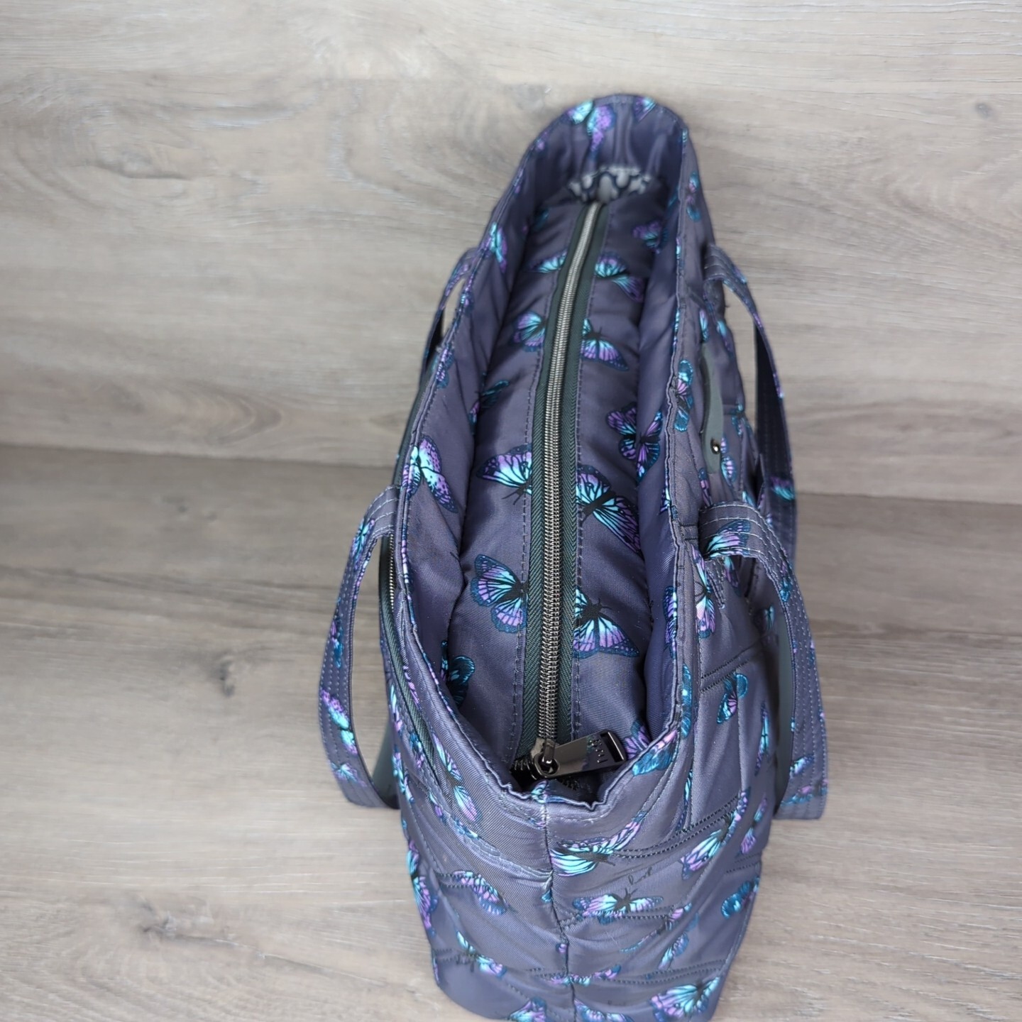 Lug Medium Tote With Trolley Sleeve Skyliner Gray & B… - Gem