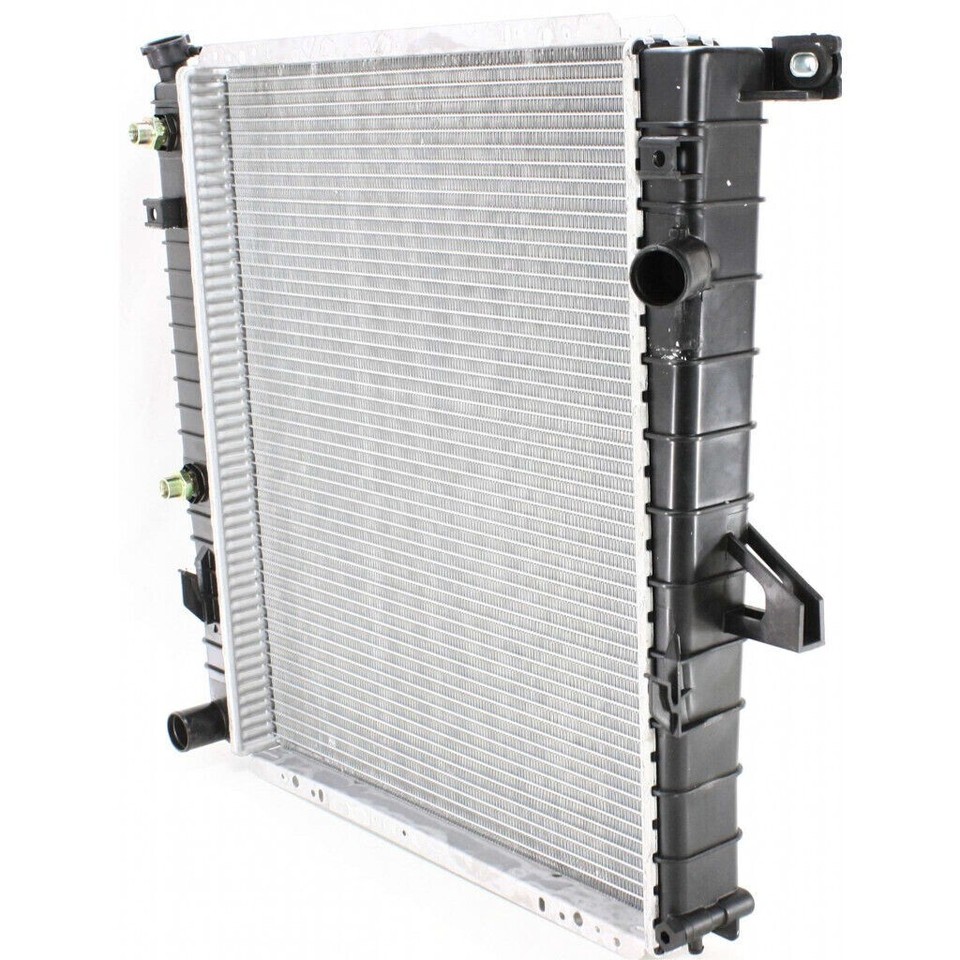 2000 Ford Explorer Radiator