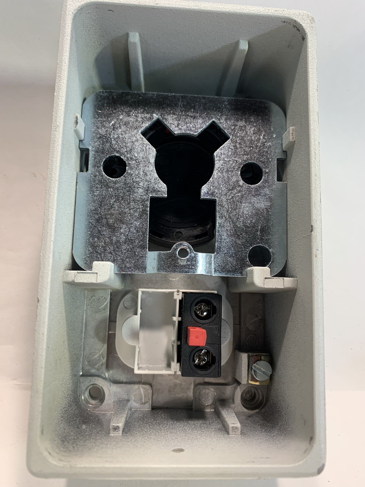 GEBA Surface Mount Keyed Wall Switch W/ Emergency E Stop Type S-APZ 2 ...