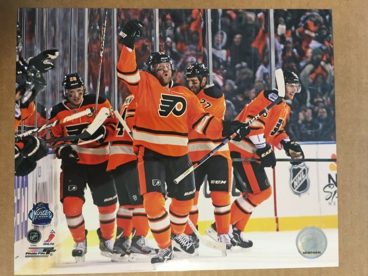 Scott Hartnell Tattoos Daniel Carcillo Points A (bitten) Finger At