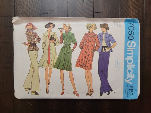 Vintage Simplicity Dress/Top with Gathered Yoke Pattern #7050 Size ...