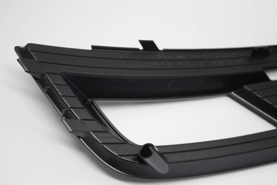Audi A4 8K B8 OS Right Front Lower Bumper Fog Grill New 2013> Genuine ...