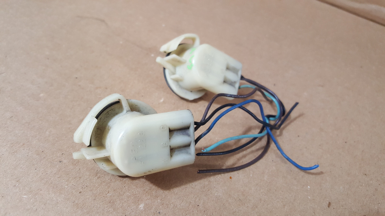 gm turn marker signal socket 12083689 LS15 (qty2) oem c136 | eBay