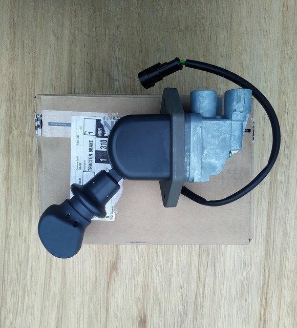 IVECO EuroCargo Hand Control Valve. Part Number 504062171 for sale ...