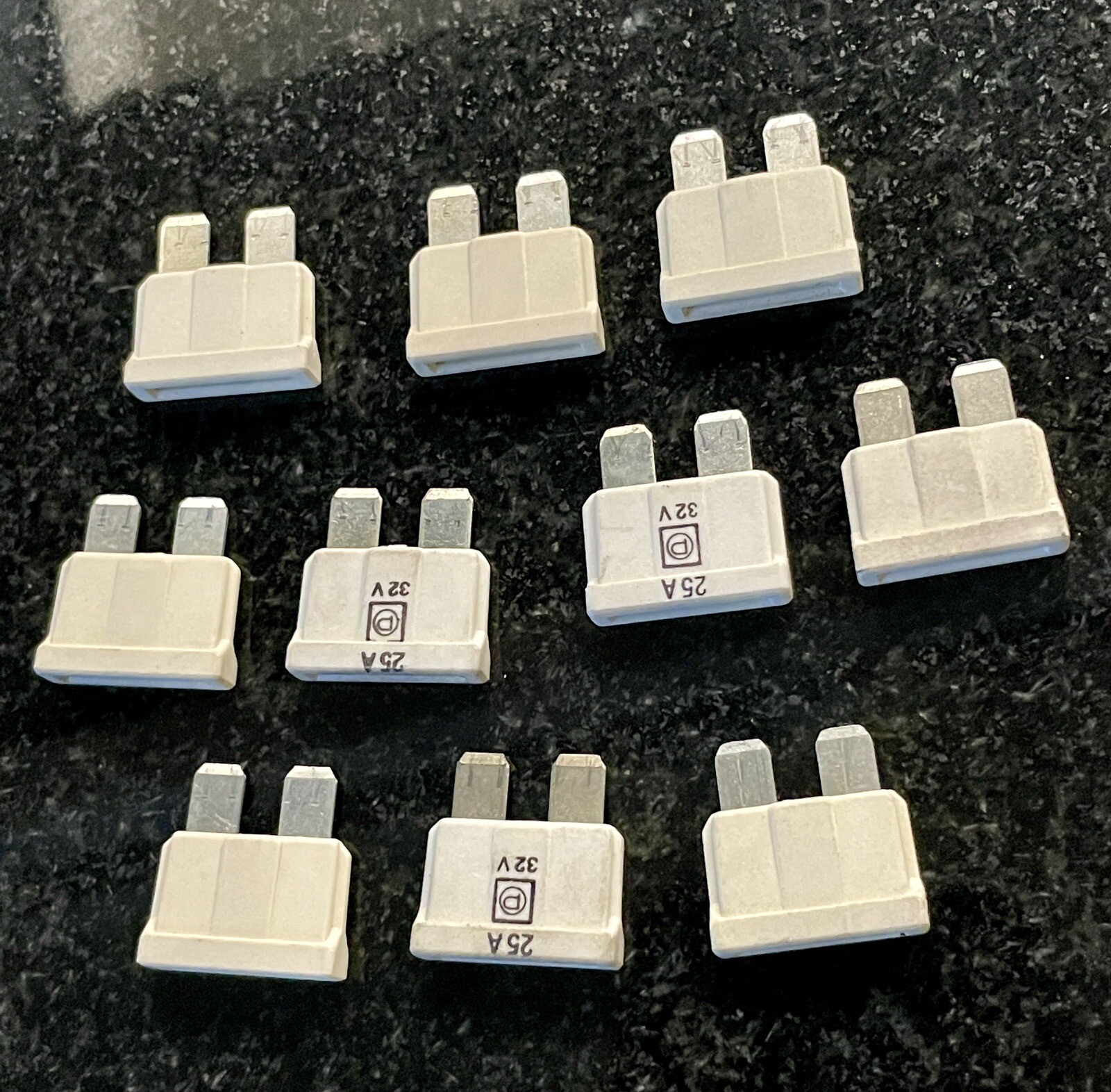 BMW Fuse Fuses White 25 Amp Set of 10 Medium OEM E30 E36 E39 E46 E53 ...