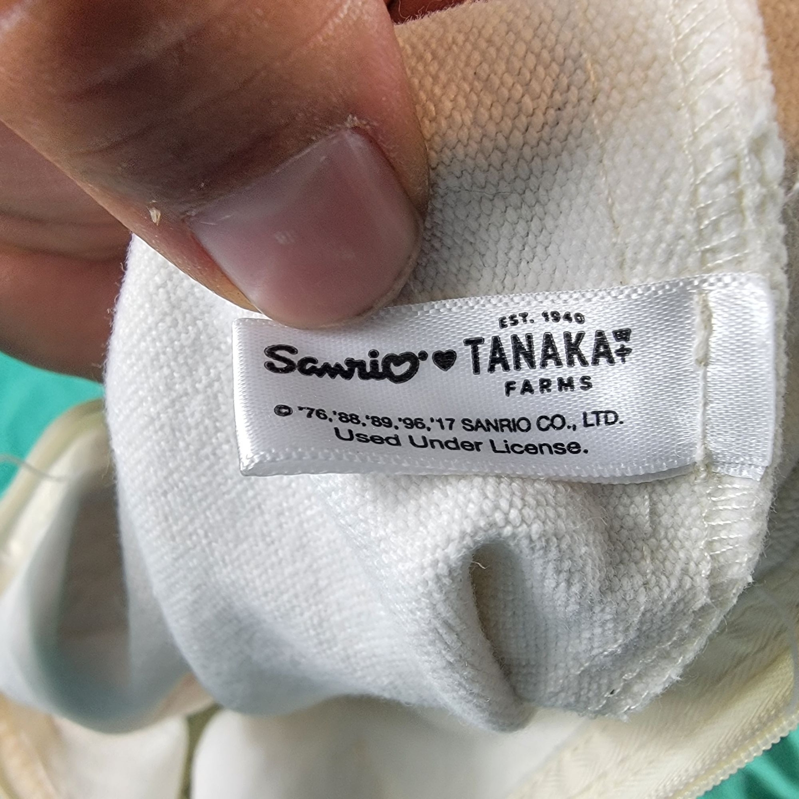 Tanaka Farms x Sanrio Hello Kitty Beige Reusable Carr… - Gem