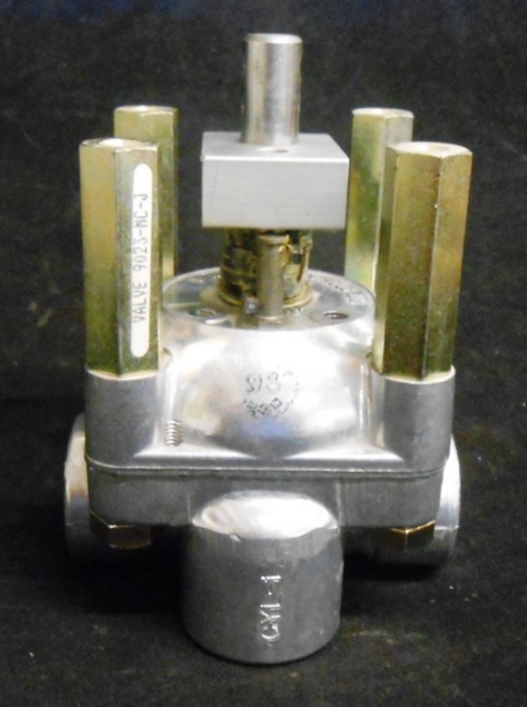BARKSDALE 4-WAY VALVE 9023-MC-J, 1/2" PORTS | eBay