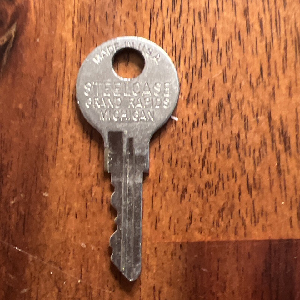 Steelcase FR338 File Cabinet, Desk, Cubicle, Mobile Pedestal ...