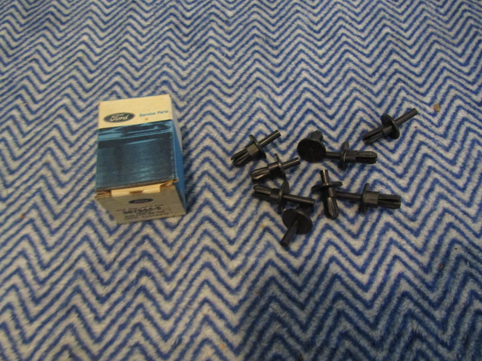 NOS 1990's 2000's FORD GRILL GRILLE MOUNTING PLASTIC PUSH PIN RIVETS ...