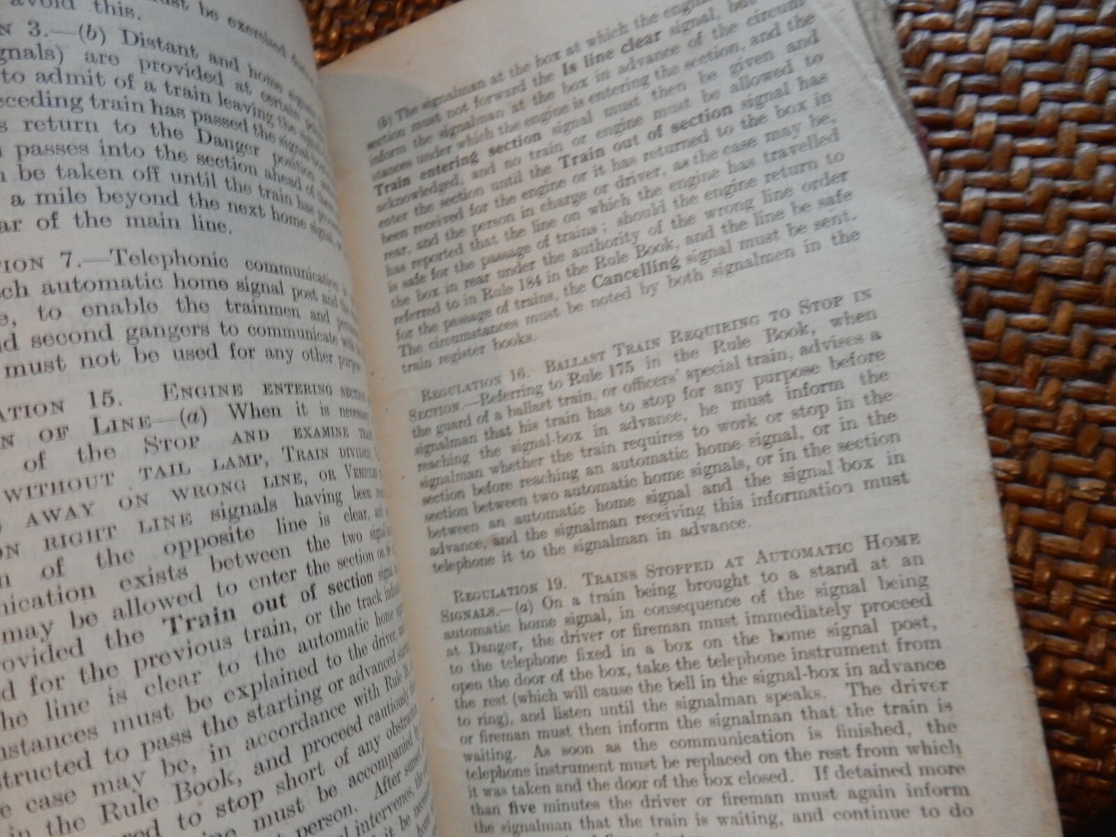 LMS TRAIN RULES SIGNALLING REGS DISBOUND 1933 POOR COPY WATER DAMAGED ...