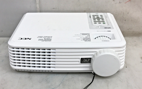 NEC NP100 HDTV (1080i, 720p) Resolution 2000 Lumens DLP Portable ...