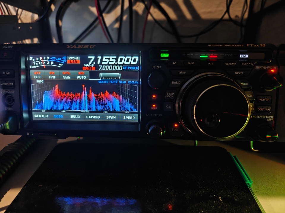 Yaesu FTDX10 HF/50/70MHz Transceiver with speaker and M-90 | eBay UK