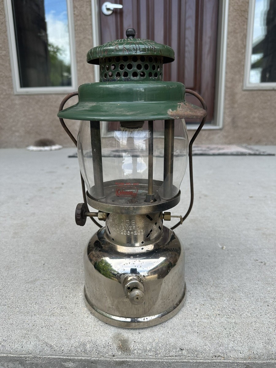 Original Coleman Lanterns Vintage 1965 Coleman Model 200 T 66 Lantern