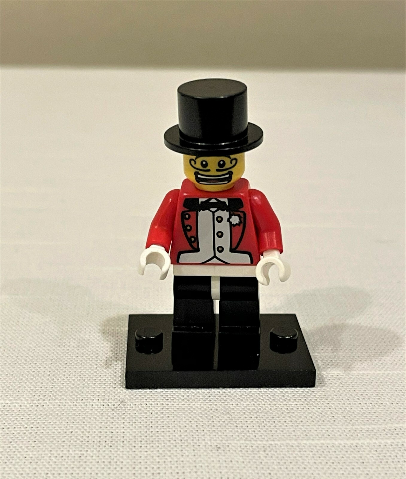 Lego Ringmaster Minifigure Series 2 (8684) Ringmaster with stand ...