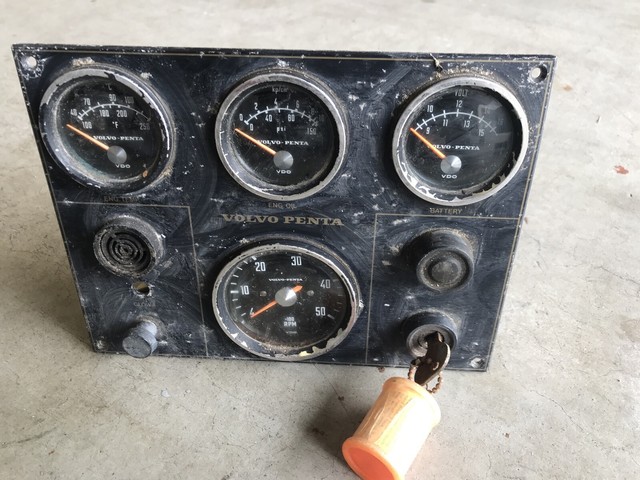VINTAGE VOLVO PENTA INSTRUMENT PANEL WITH KEY | eBay