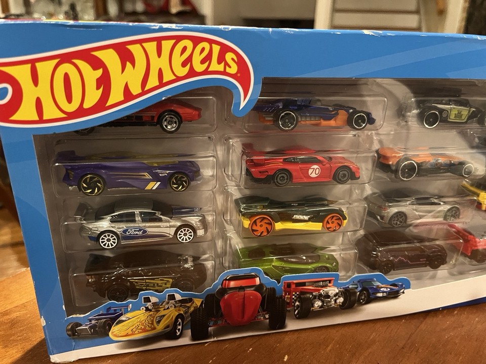 Hot Wheels 20-Car Gift Pack (H7045)New In Box !! 885511596958| eBay
