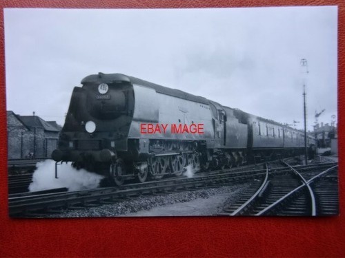 PHOTO SR BATTLE OF BRITAIN LOCO NO 34067 TANGMERE AT SAILSBURY STATION ...
