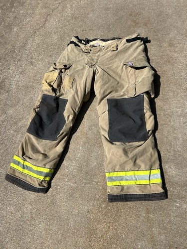 40 x 32 USA Firefighter Bunker Turnout Gear GLOBE GXCEL - MFG. 11/2015 ...