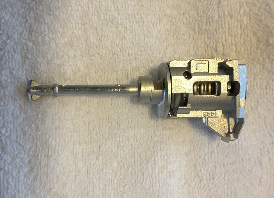 USED-TOYOTA-OEM-CYLINDER KEY SET-PART-69005-06690 | eBay